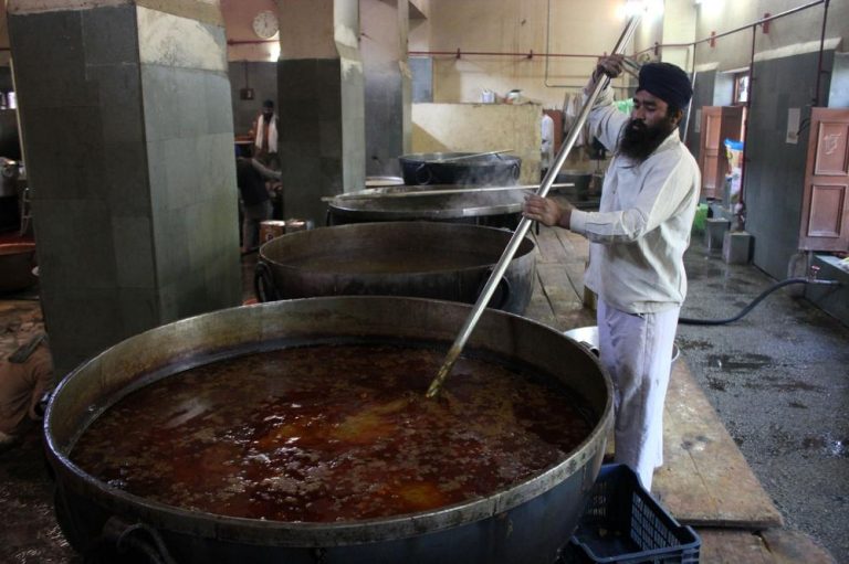 Langar Sikh Community Kitchen & its Meaning | SikhReligion.net